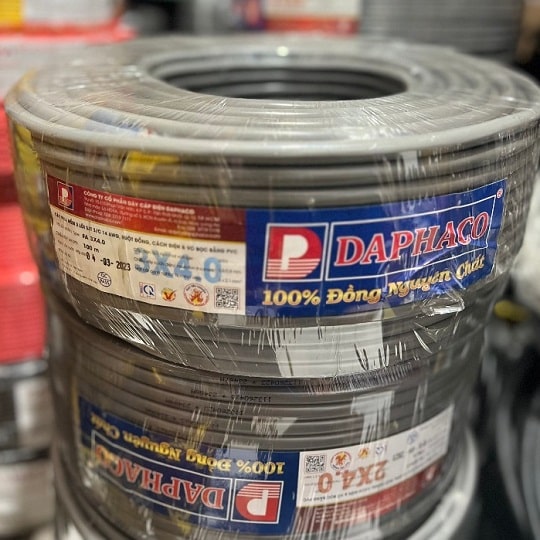 Dây cáp điện 3 lỗi bọc xám hai lớp bọc 3x4.0 daphaco